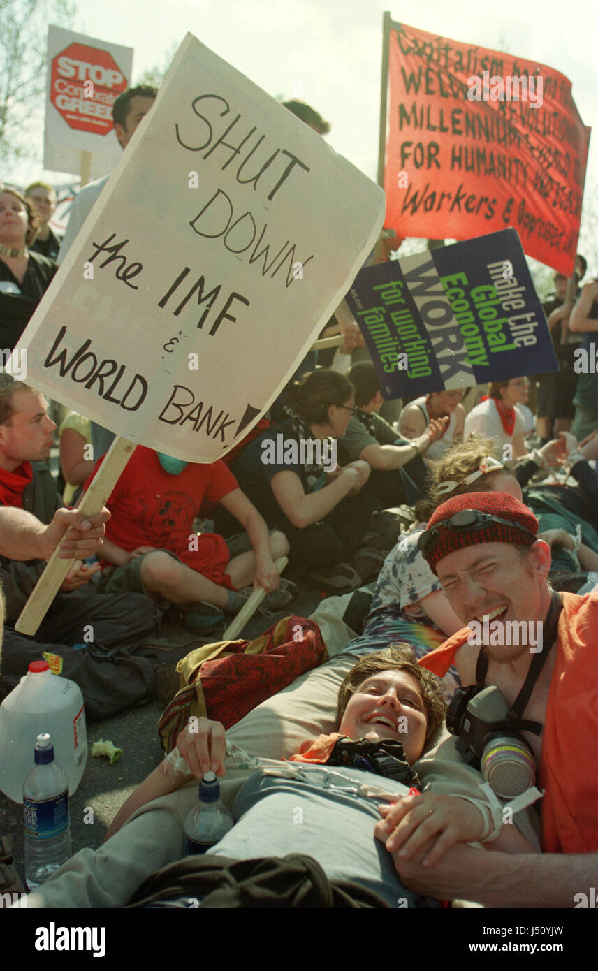 Protesters block streets and protest against banks and globalization ...