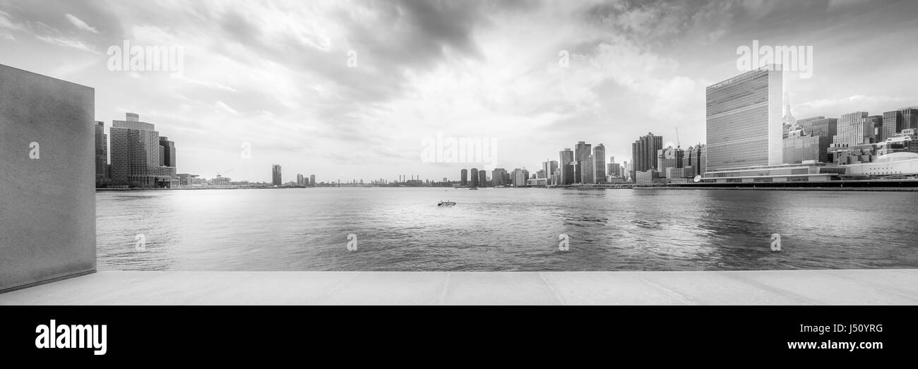 Panorama looking south from Roosevelt Island. 1x3 aspect ratio Stock ...