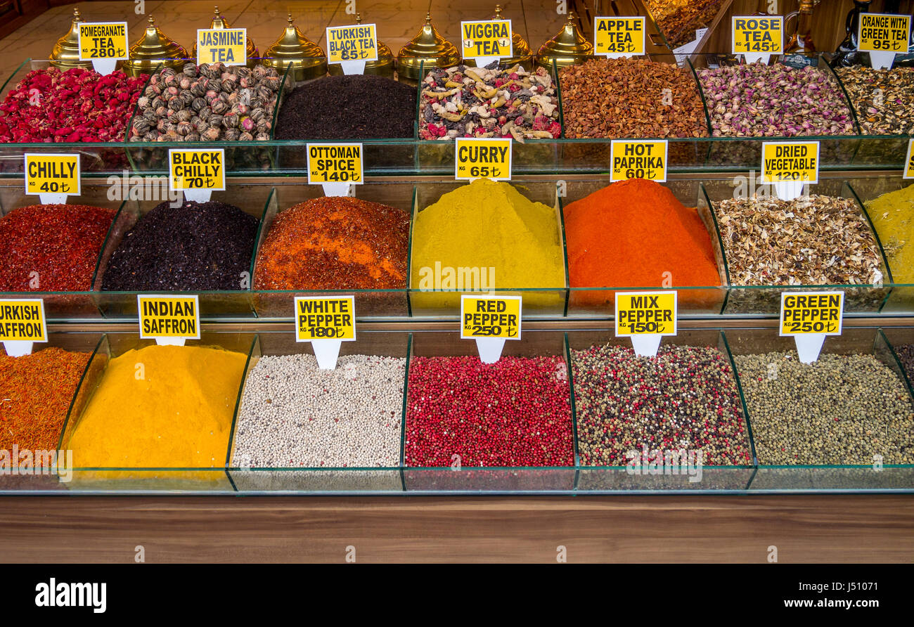 Turkish Spice Bazaar, Istanbul Stock Photo - Alamy