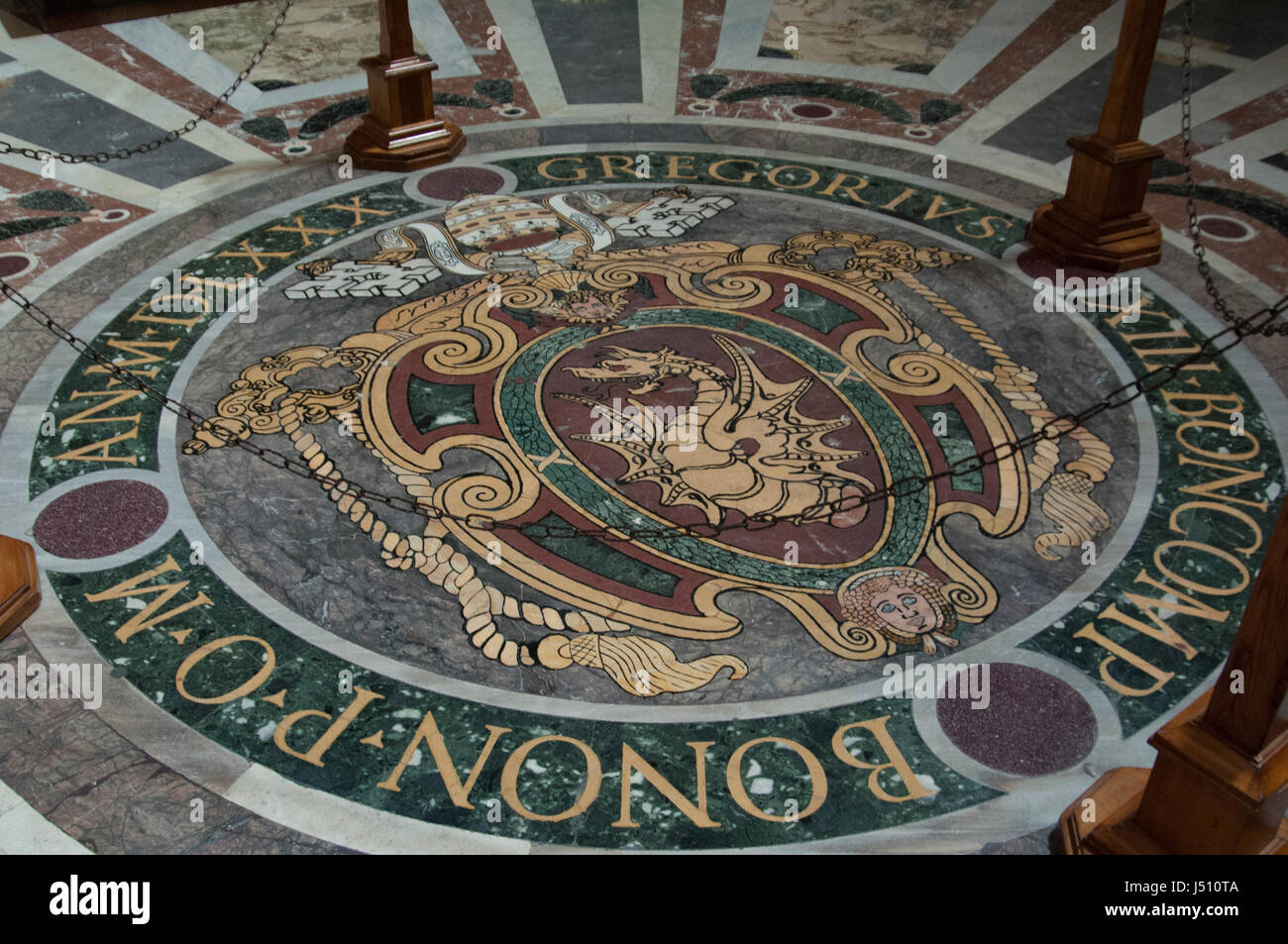 Mosaic in saint peters basilica hi-res stock photography and images - Alamy