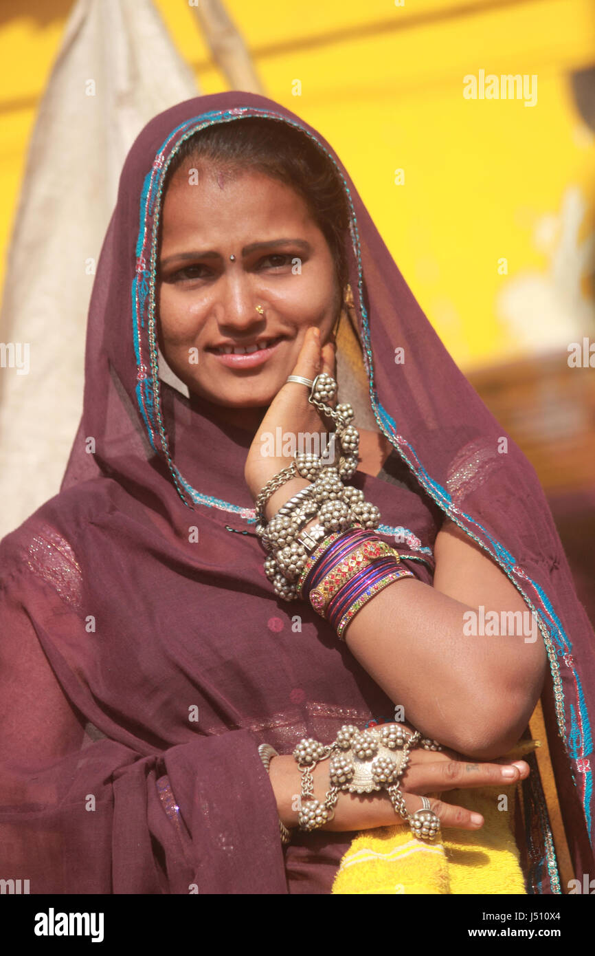 Woman in traditional attire. Kawant Festival, Gujarat, India Stock ...