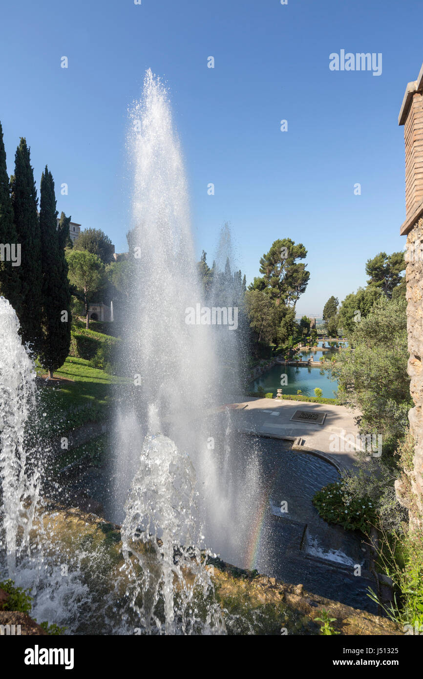 The Fountain of Neptune (Fontana di Nettuno) and the Fish ponds, Villa ...