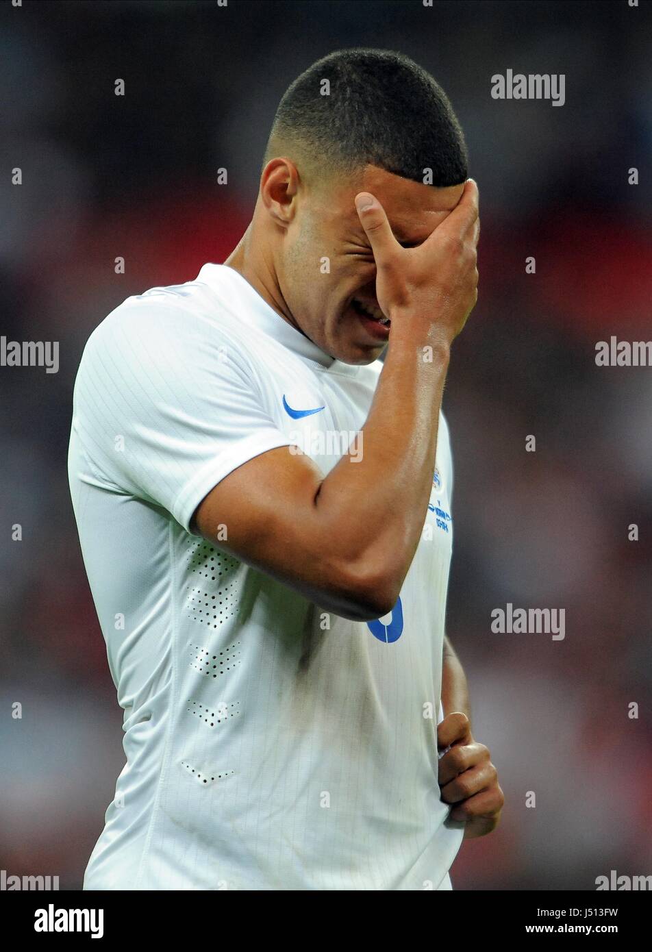 ALEX OXLADE-CHAMBERLAIN ENGLAND ARSENAL ENGLAND & ARSENAL WEMBLEY ...