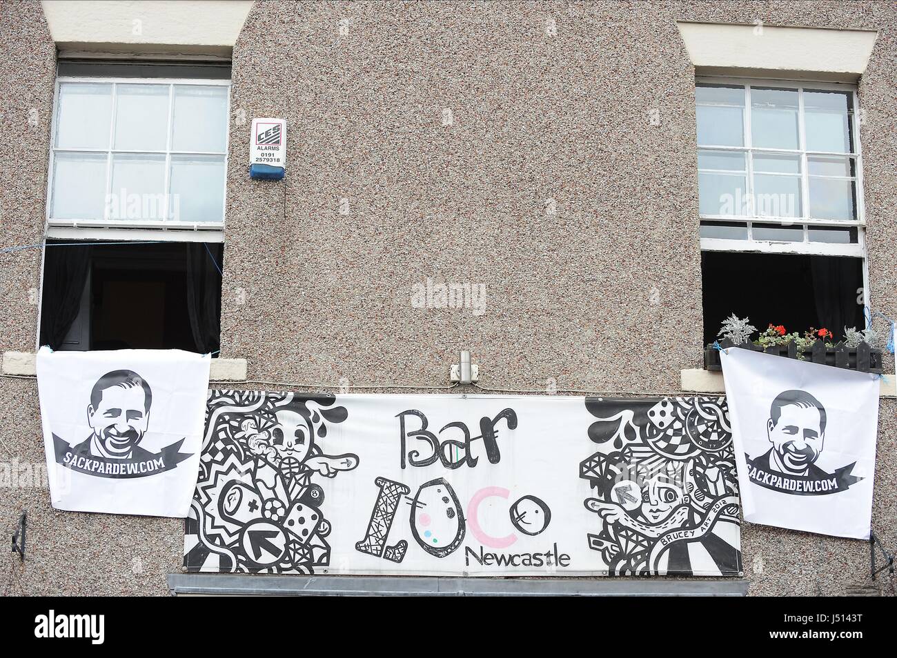 BAR LOCO NEAR GROUND WITH SACK NEWCASTLE UNITED FC V HULL CIT ST JAMES ...