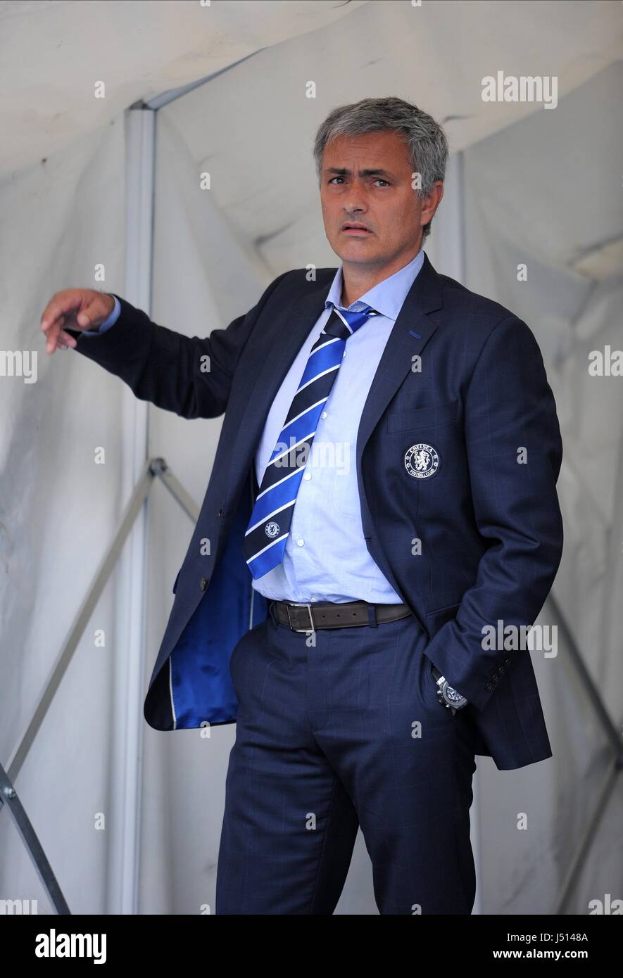 JOSE MOURINHO CHELSEA FC HEAD COACH CHELSEA FC HEAD COACH ETIHAD ...
