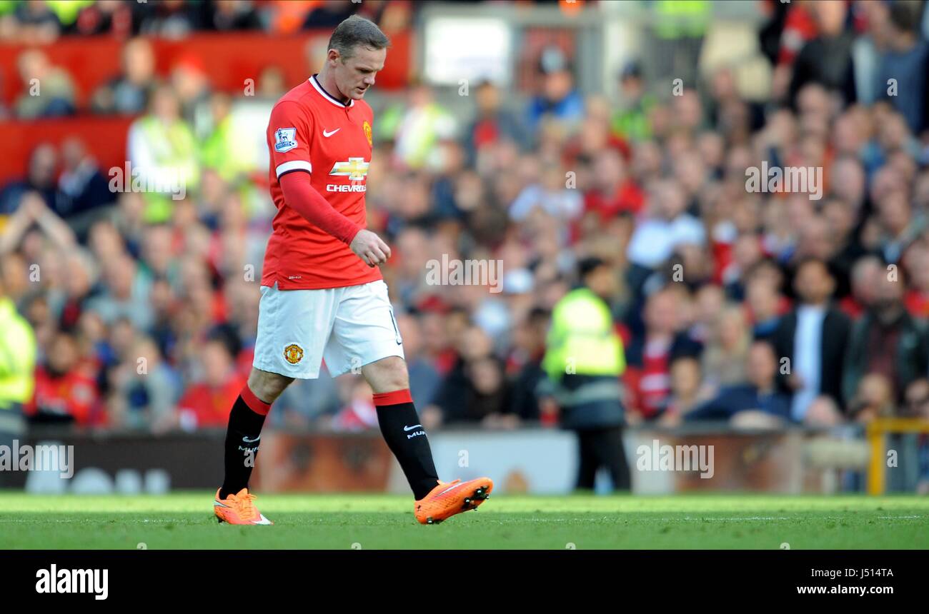 Wayne rooney is given red card hi-res stock photography and images - Alamy
