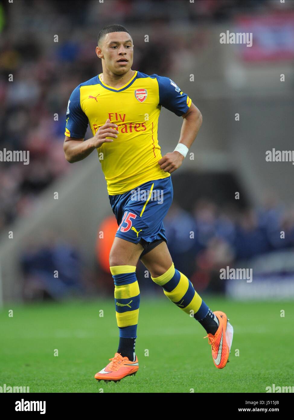 ALEX OXLADE-CHAMBERLAIN ARSENAL FC STADIUM OF LIGHT SUNDERLAND ENGLAND ...