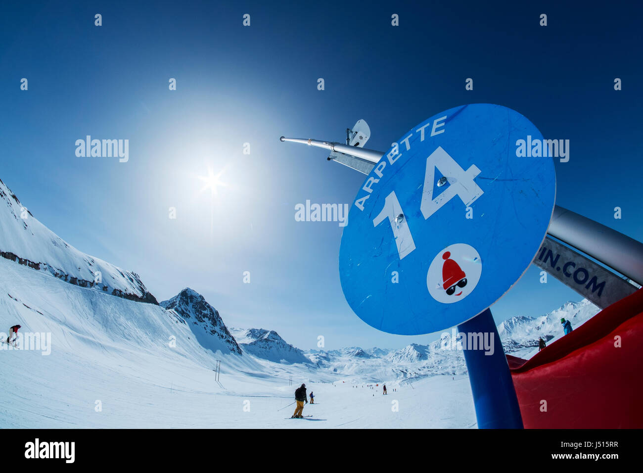 Piste marker sign hi-res stock photography and images - Alamy