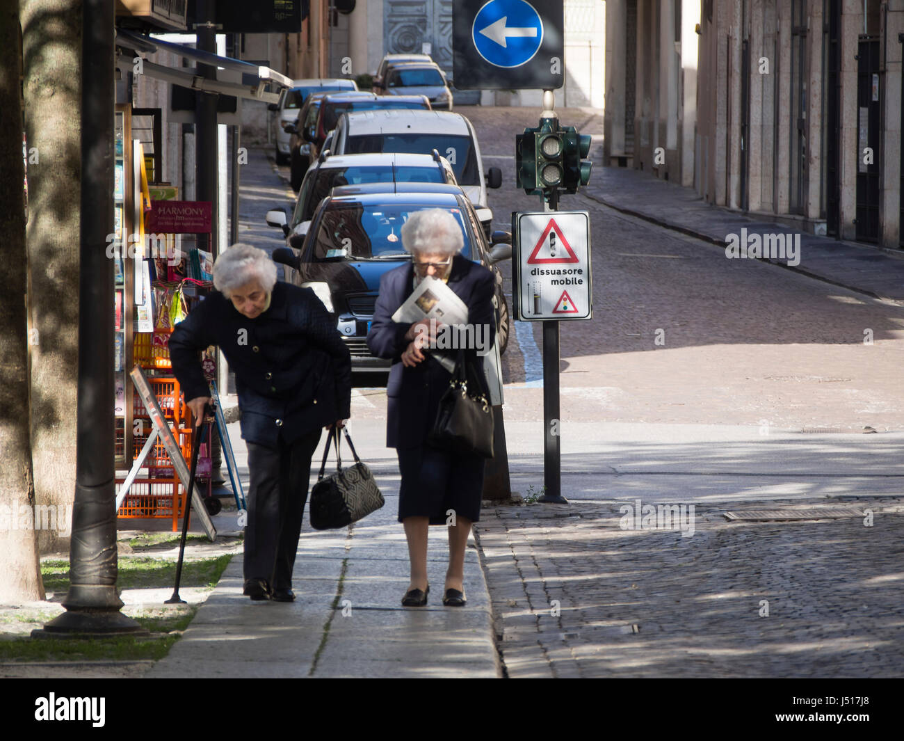 Everyday people hi-res stock photography and images - Alamy