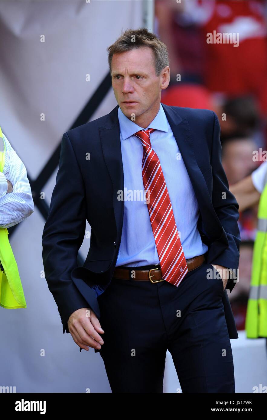 STUART PEARCE NOTTINGHAM FORREST FC MANAGER THE CITY GROUND NOTTINGHAM ...