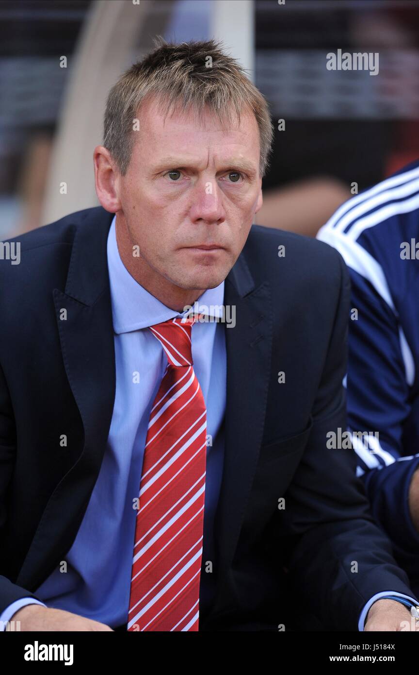 Stuart england nottingham forest fc hi-res stock photography and images ...