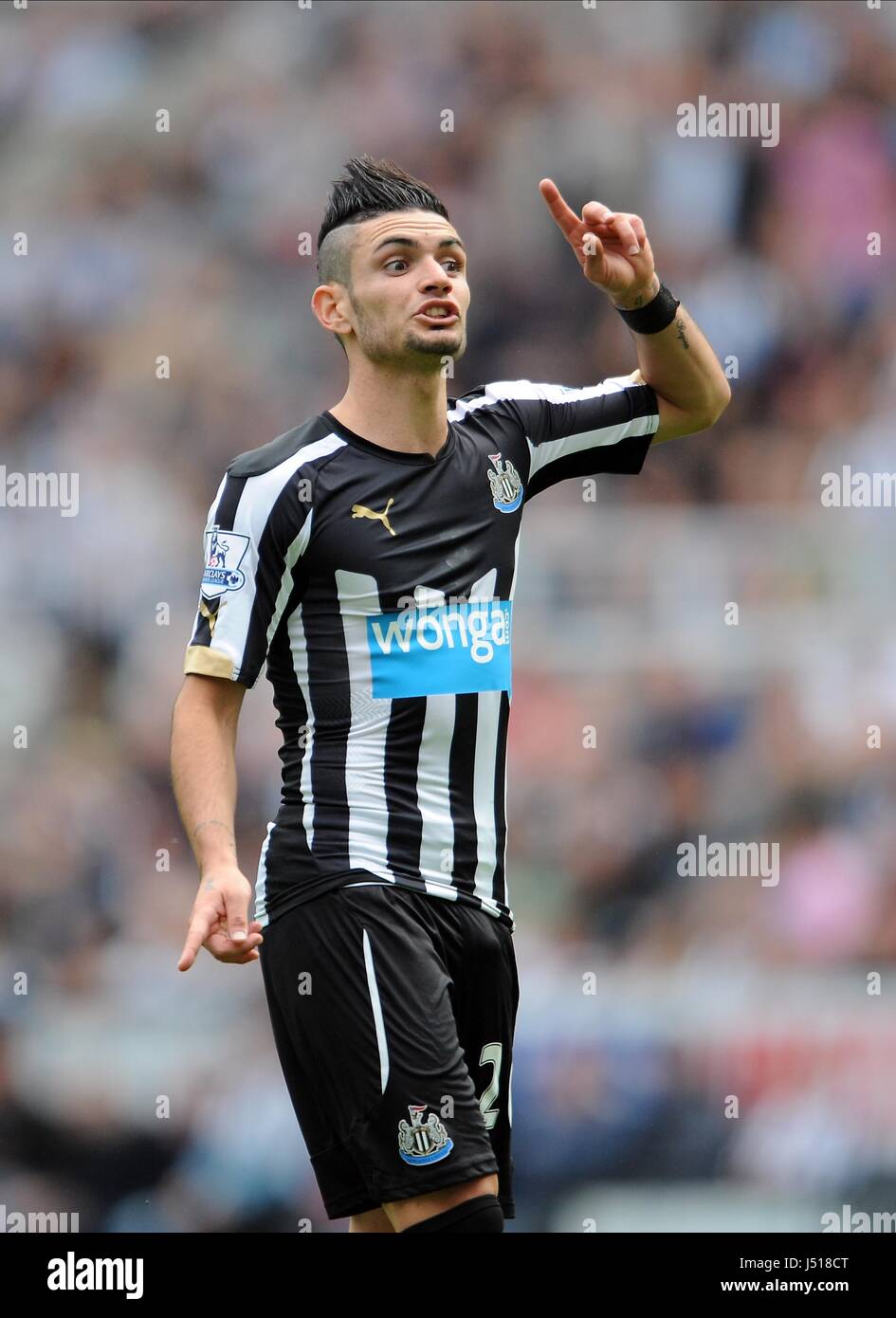 Remy cabella newcastle united fc hi-res stock photography and images ...