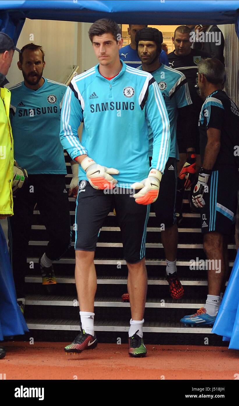 THIBAUT COURTOIS & PETR CECH BURNLEY FC V CHELSEA FC TURF MOOR BURNLEY ... THIBAUT COURTOIS & PETR CECH BURNLEY FC V CHELSEA FC TURF MOOR BURNLEY ...
