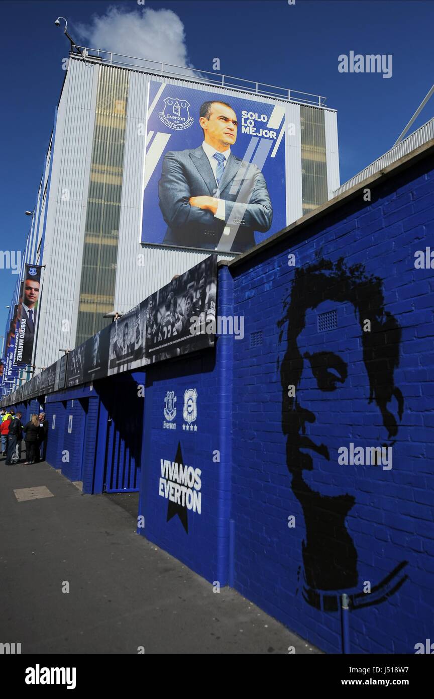ROBERTO MARTINEZ MURAL EVERTON V ARSENAL GOODISON PARK EVERTON ENGLAND ...