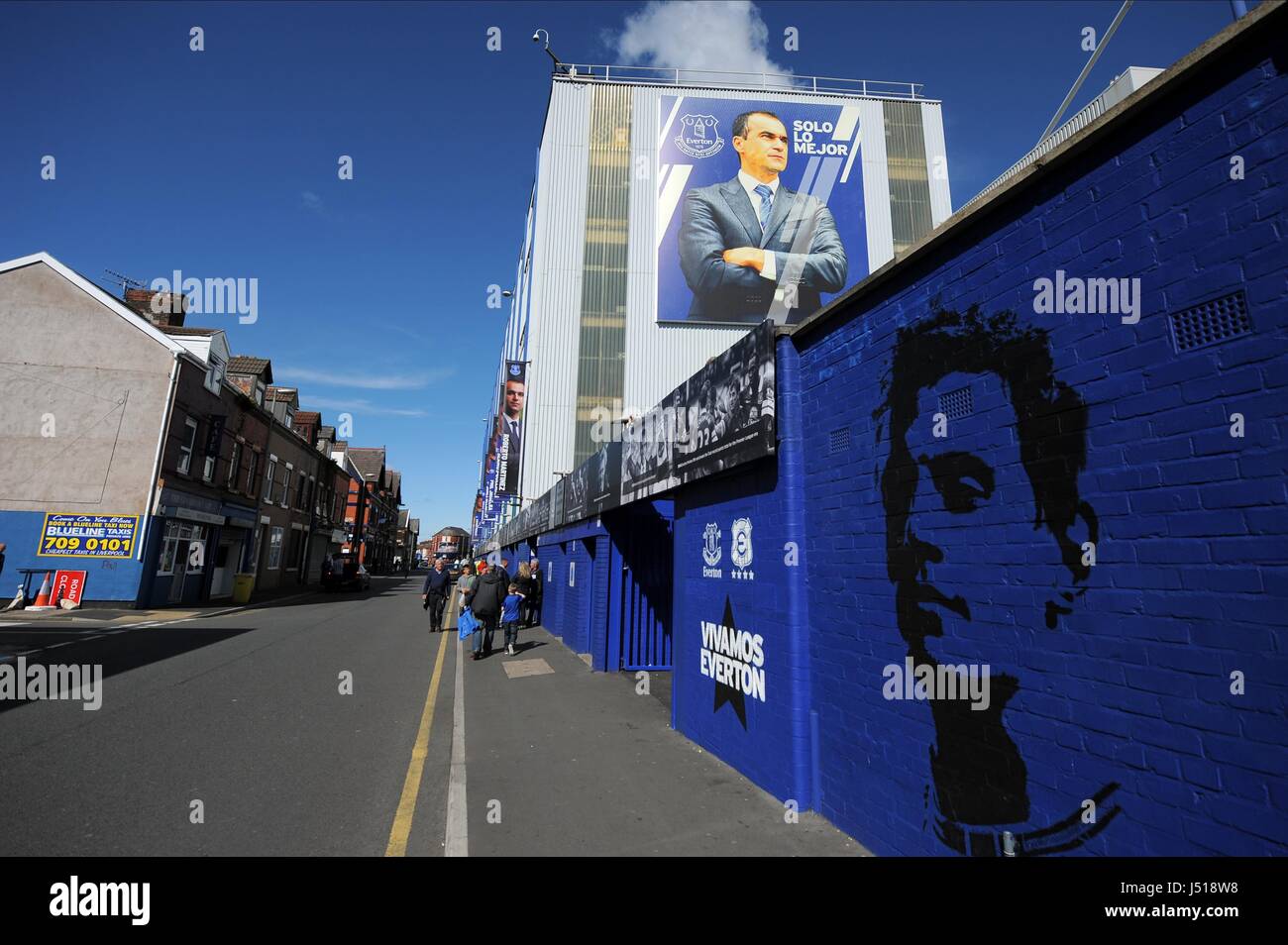 ROBERTO MARTINEZ MURAL EVERTON V ARSENAL GOODISON PARK EVERTON ENGLAND ...