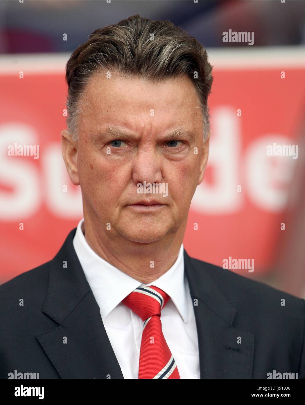 LOUIS VAN GAAL MANCHESTER UNITED FC MANAGER STADIUM OF LIGHT SUNDERLAND ...