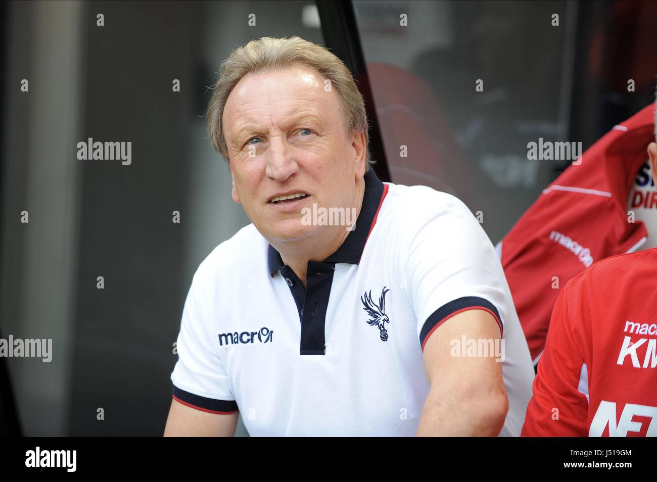 Crystal palace team manager hi-res stock photography and images - Alamy