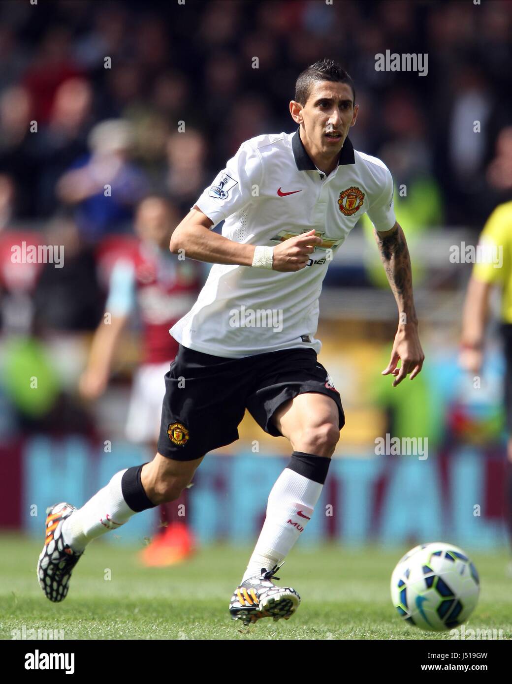 Di maria manchester premier league hi-res stock photography and images ...