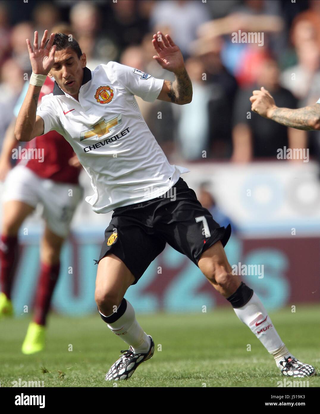 Di maria manchester premier league hi-res stock photography and images ...