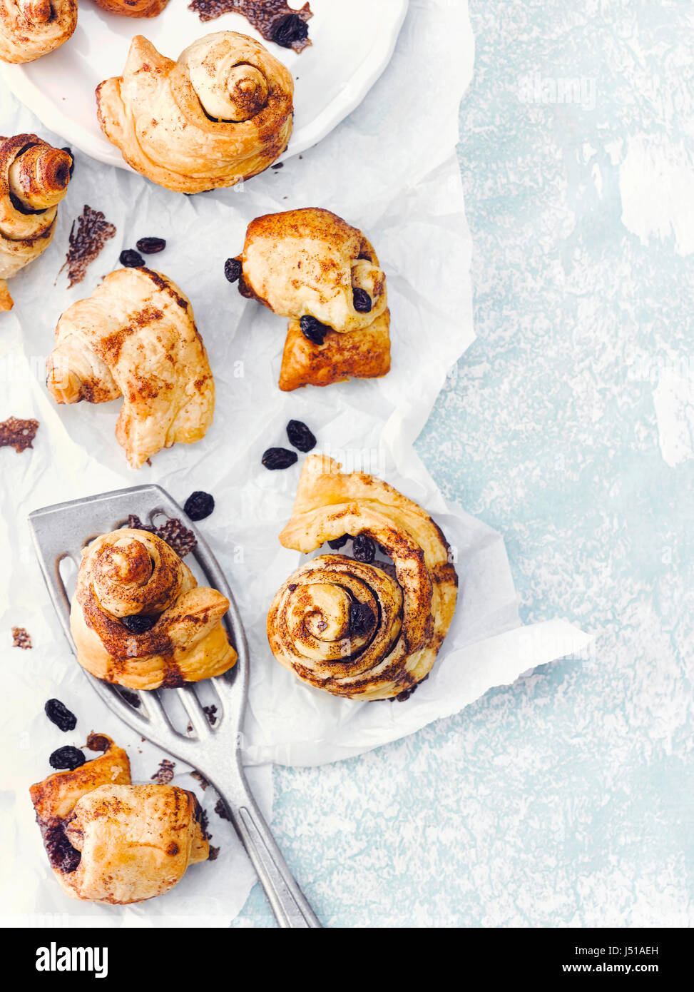 Phyllo pastry rolls hi-res stock photography and images - Alamy