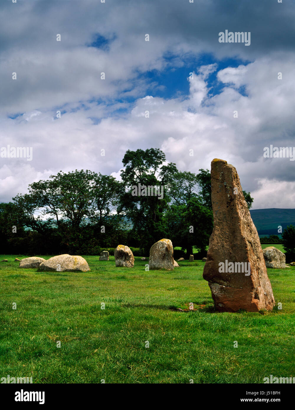 Long Meg and her Daughters standing stone & stone circle, Cumbria: view ...