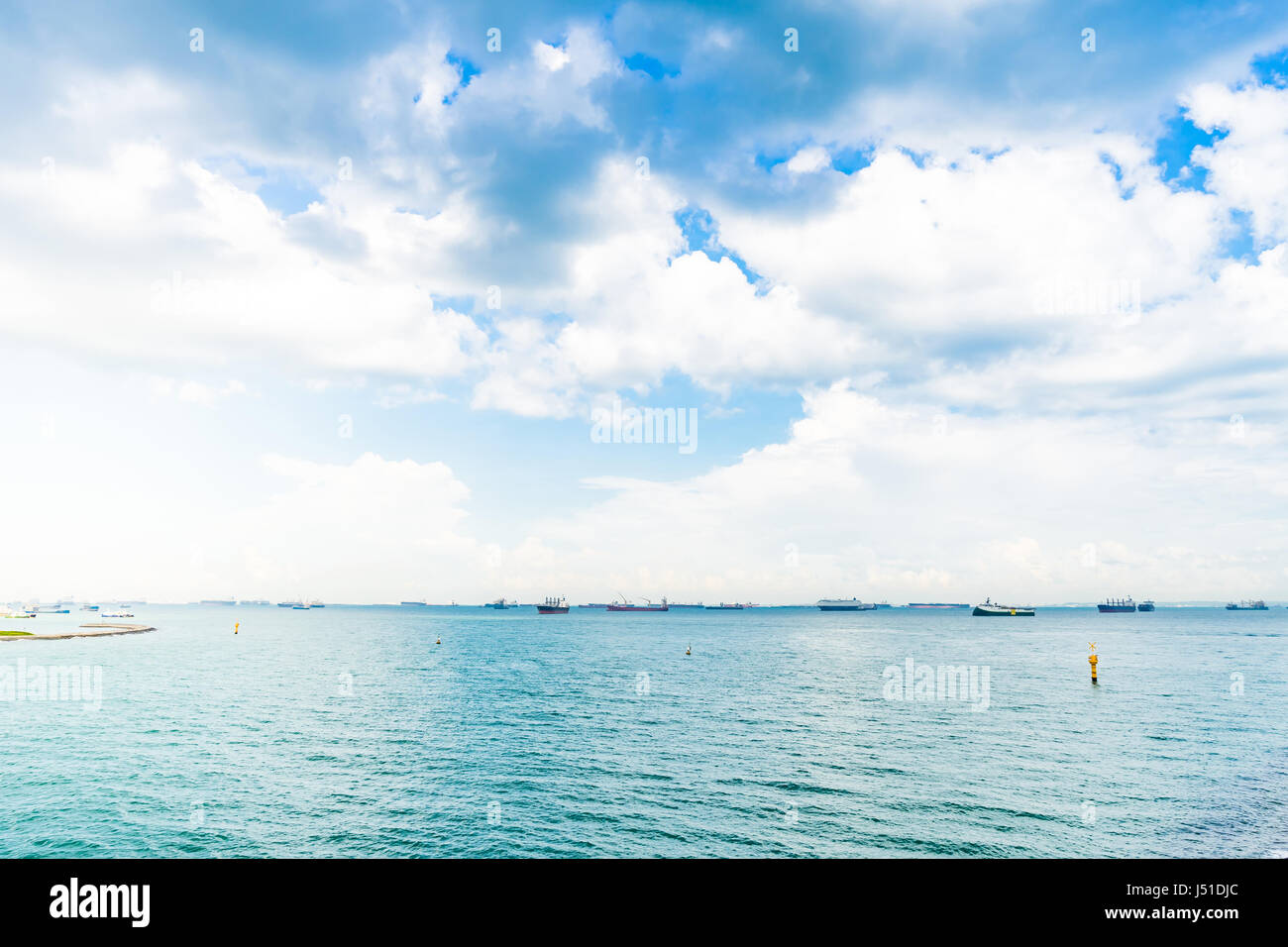 Green ship container High Resolution Stock Photography and Images - Alamy