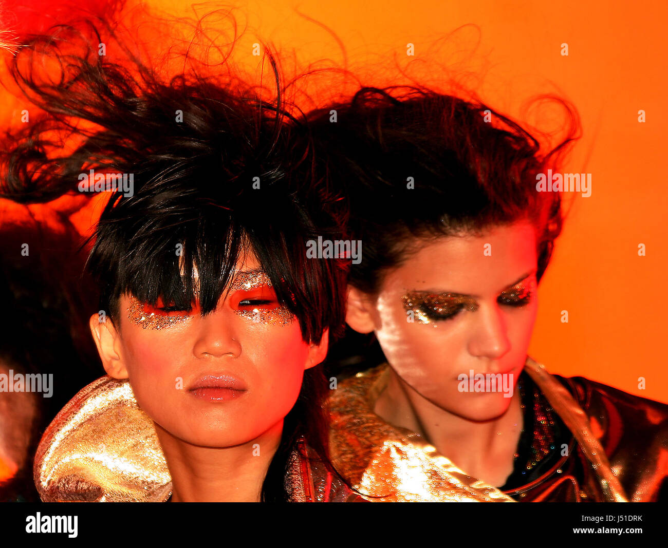 Show pose hi-res stock photography and images - Alamy