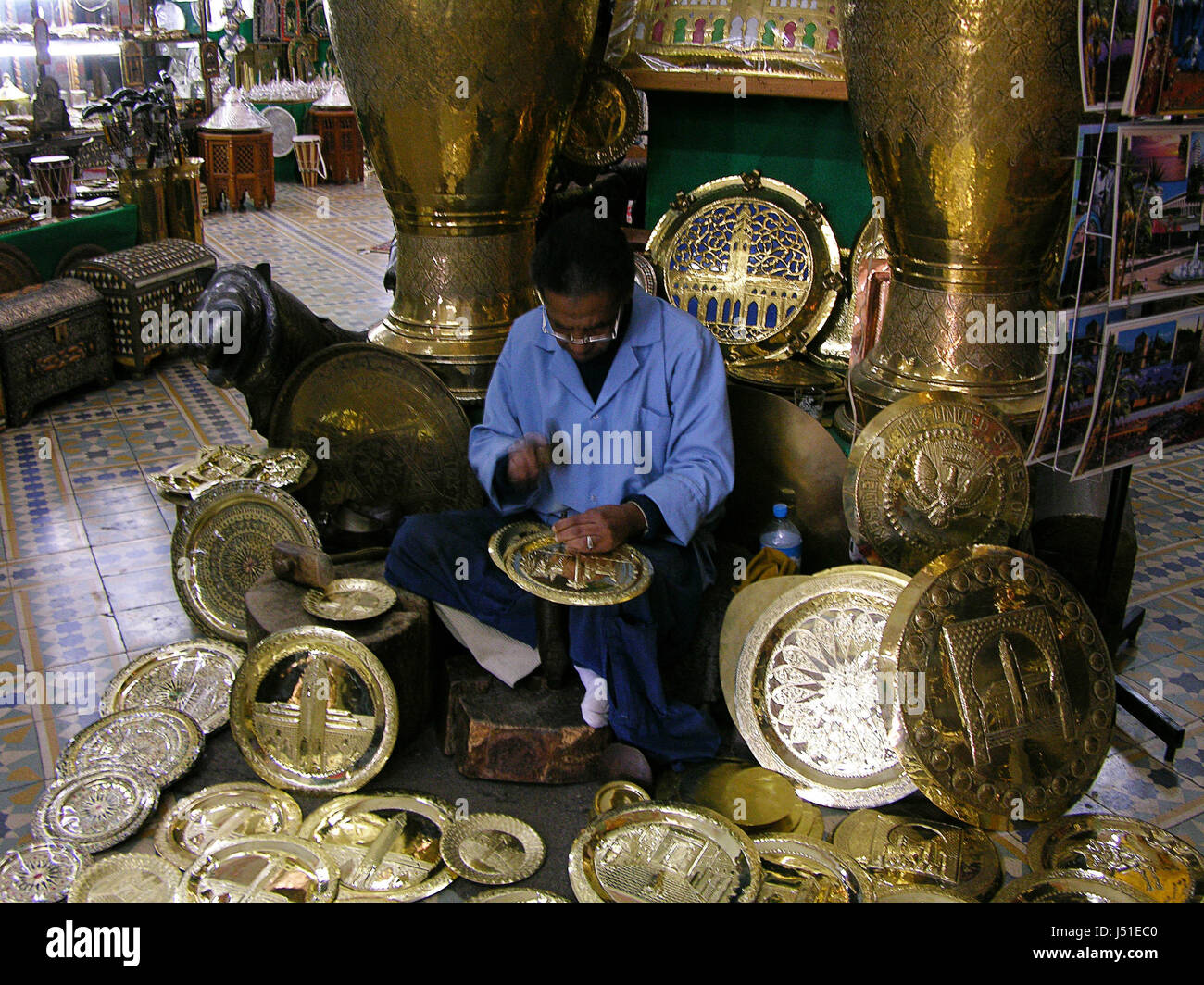 Gold man hi-res stock photography and images - Alamy