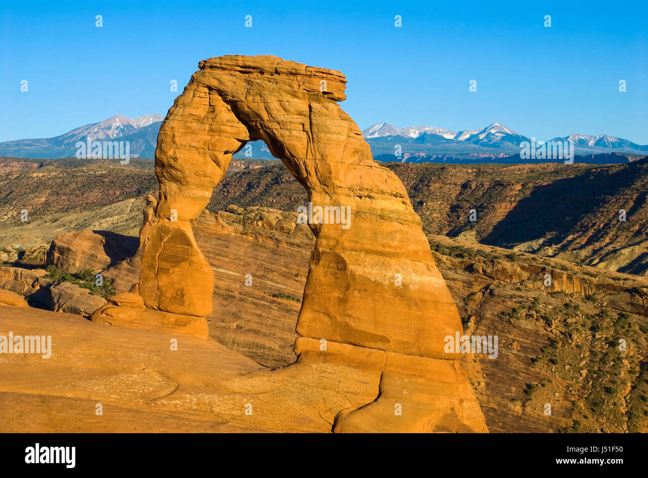 The Delicate Arch is one of the most widely recognized arches in the ...