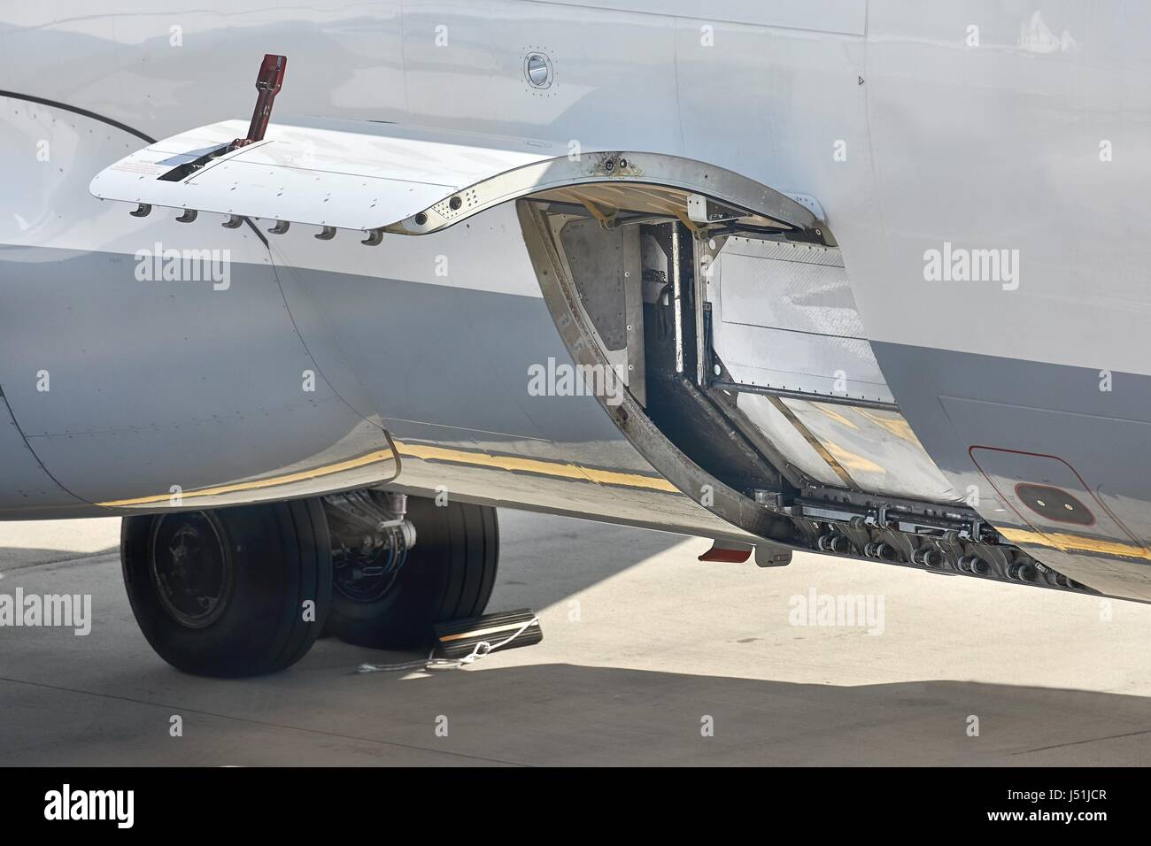 Aircraft Ground Handling Stock Photo - Alamy