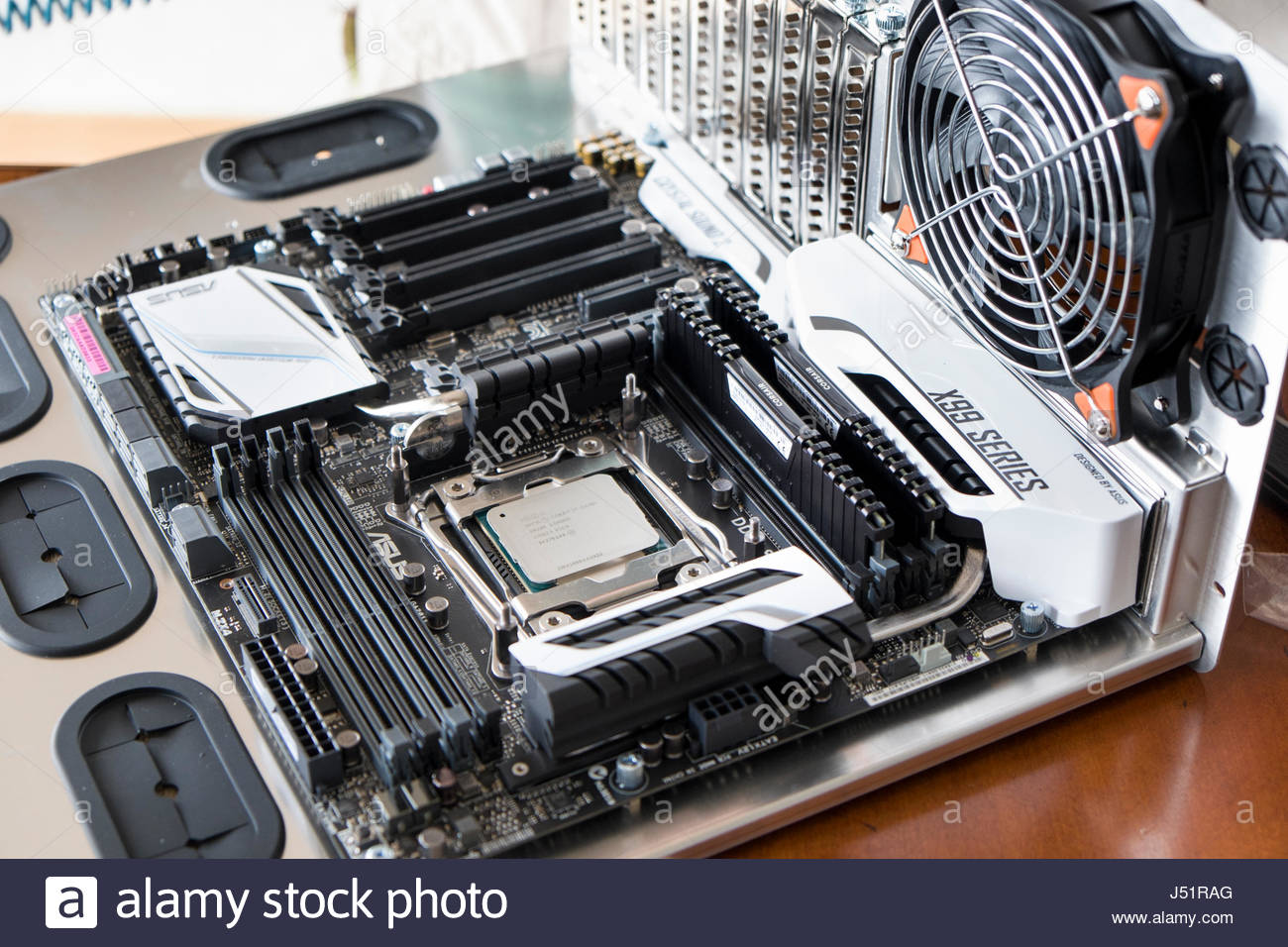 Lga 2011 V3 High Resolution Stock Photography and Images - Alamy