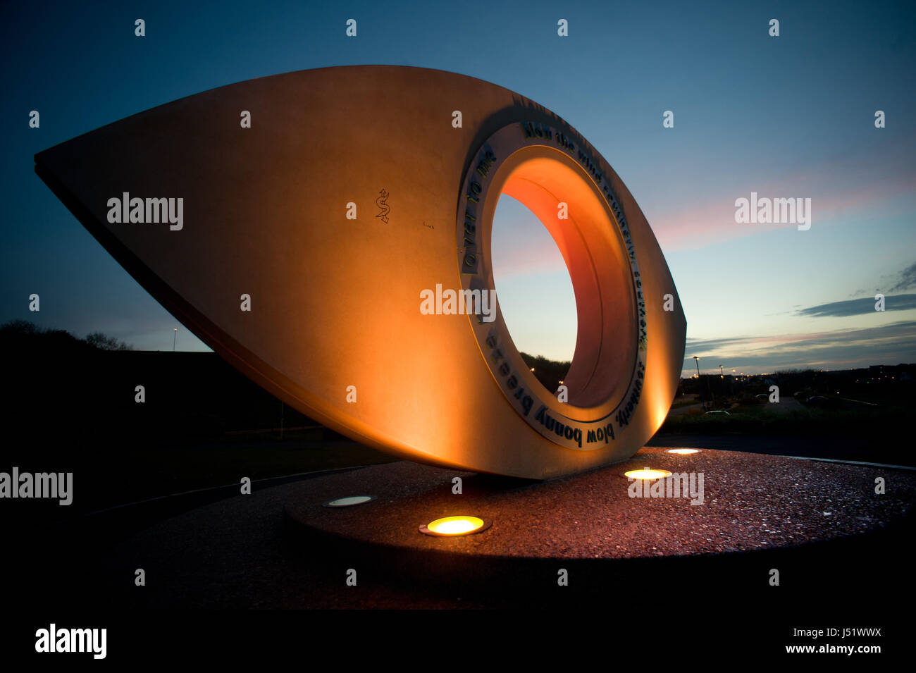The eye sculptor stephen broadbent hi-res stock photography and images ...