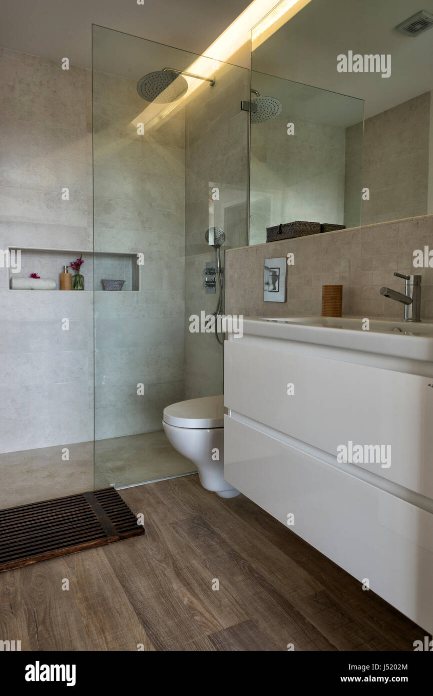 Contemporary washbasin hi-res stock photography and images - Alamy