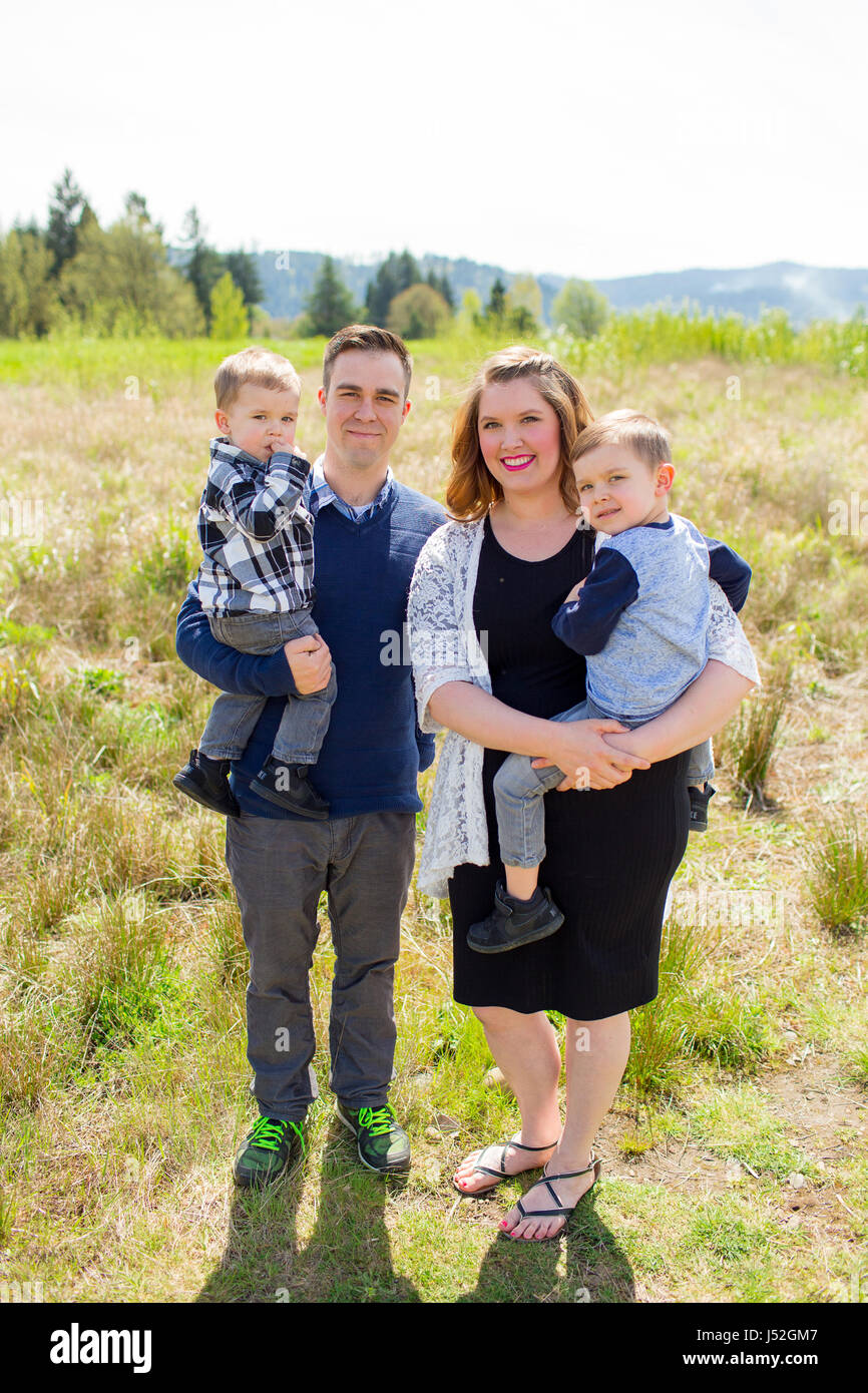 Four family portraits hi-res stock photography and images - Alamy