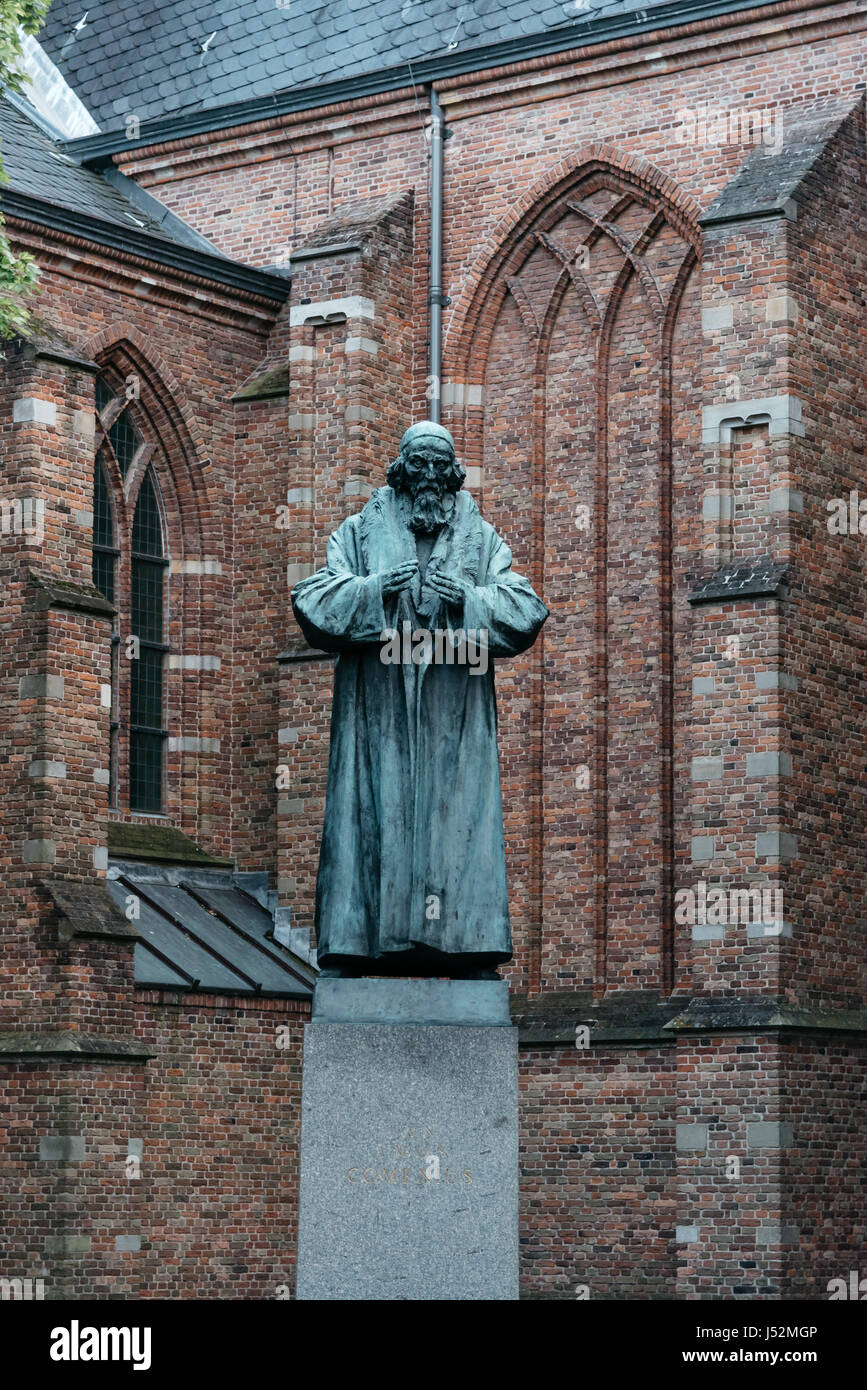 Naarden, Netherlands - August 5, 2016: Grote Kerk ans bronze statue in ...
