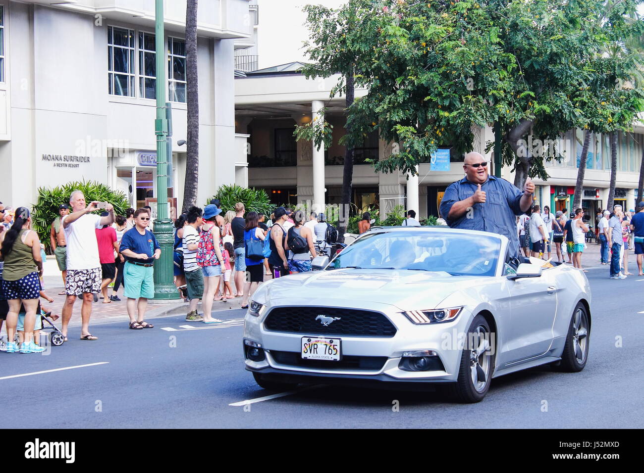 Honolulu, Hawaii, USA - May 30, 2016: Waikiki Memorial Day Parade ...