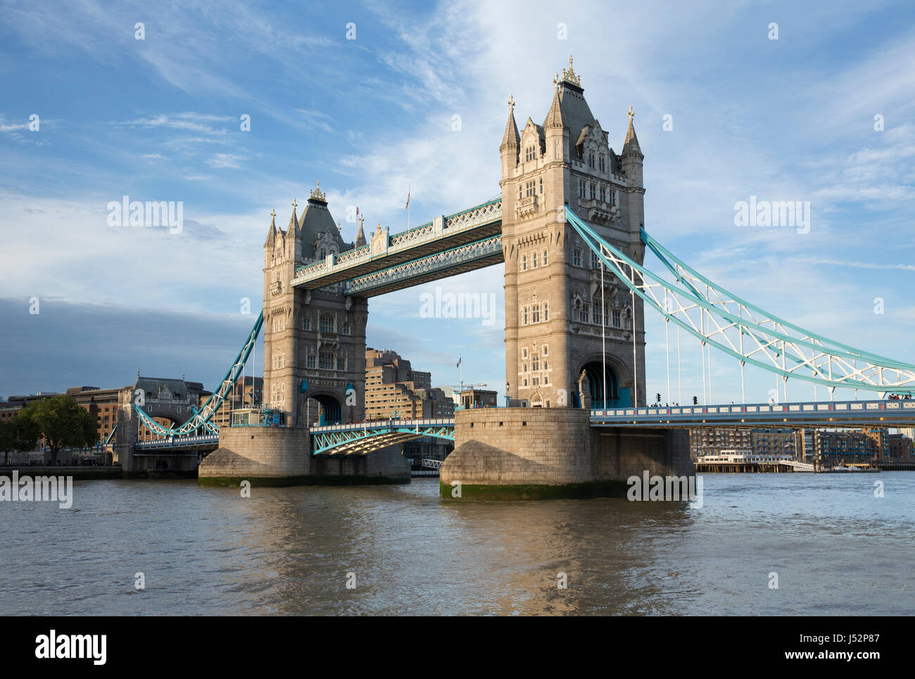 Uk tower bridge hi-res stock photography and images - Alamy