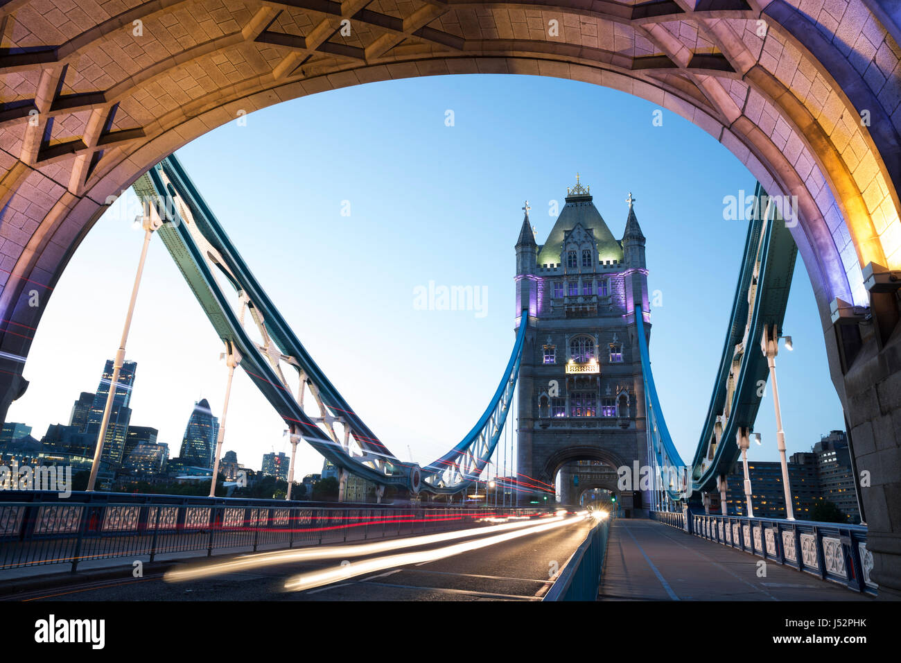 Night shot of Tower Bridge, London, England Stock Photo - Alamy