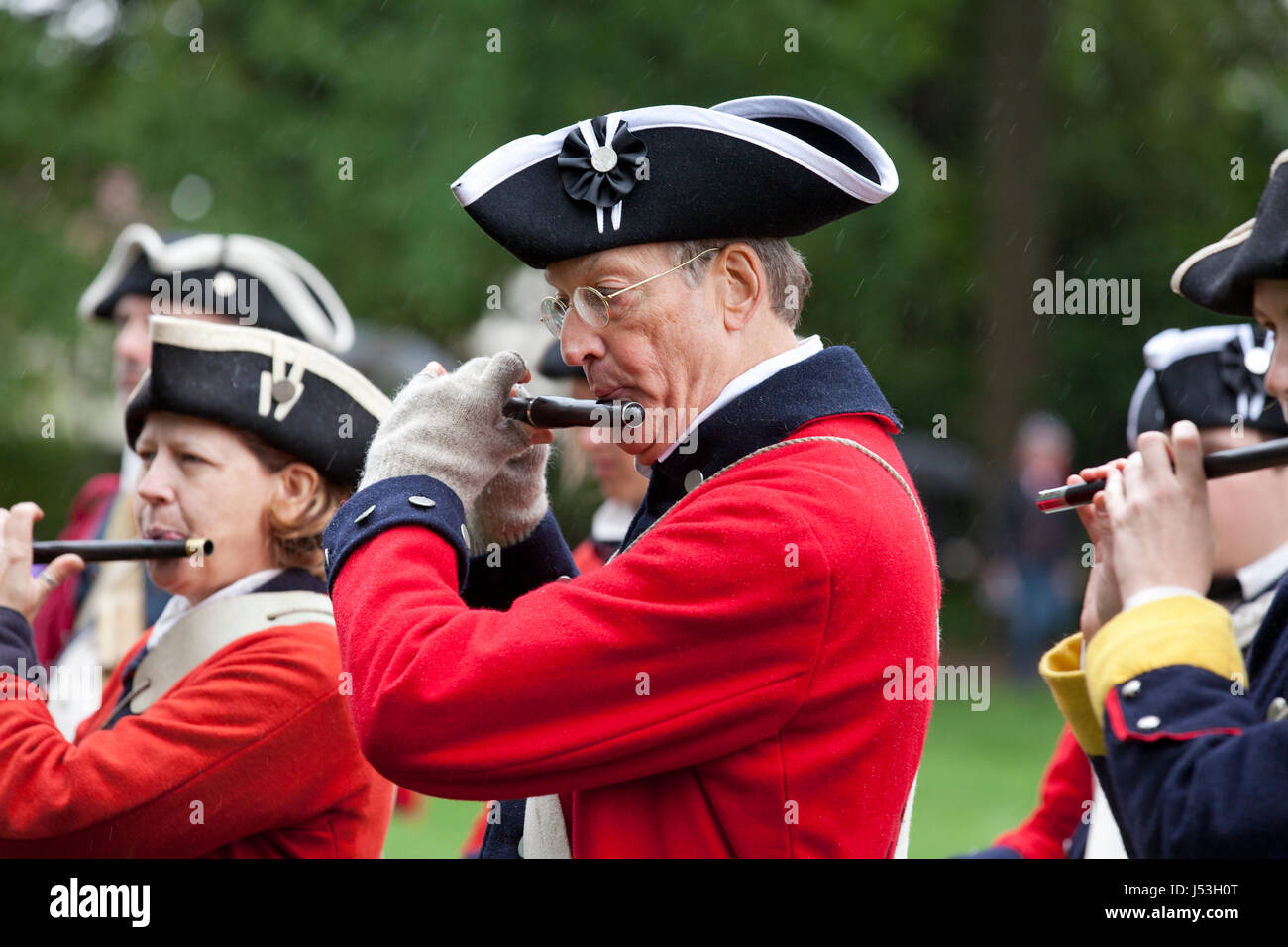 18th century Continental Army (US Army) reenactment fife players -USA ...