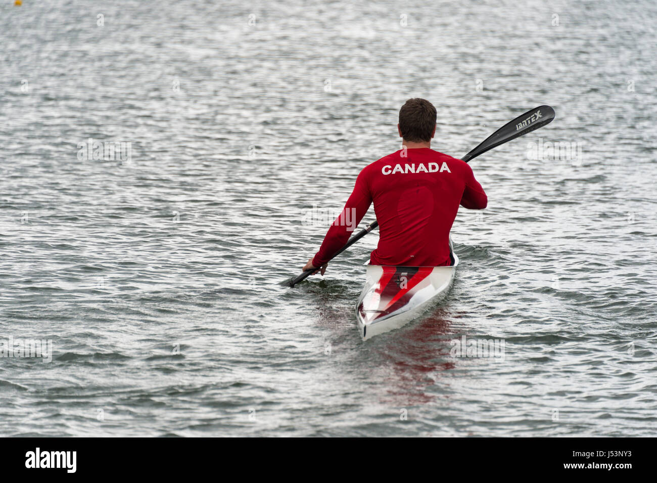 Red canadian canoe hi-res stock photography and images - Alamy