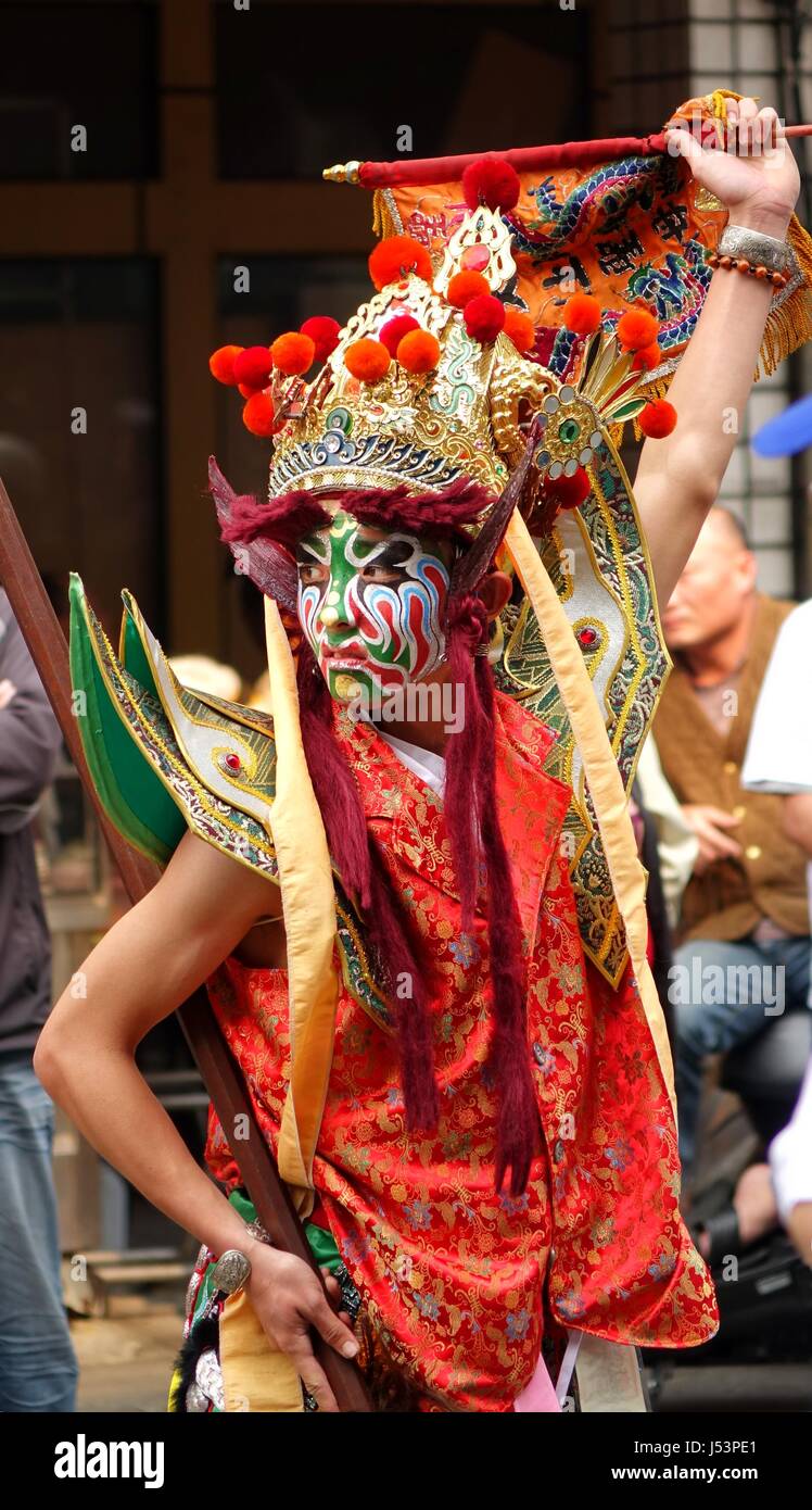 Chinese warrior costume hi-res stock photography and images - Alamy