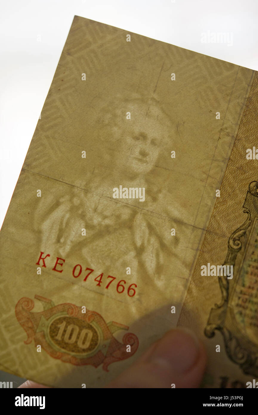 100 rouble note hi-res stock photography and images - Alamy