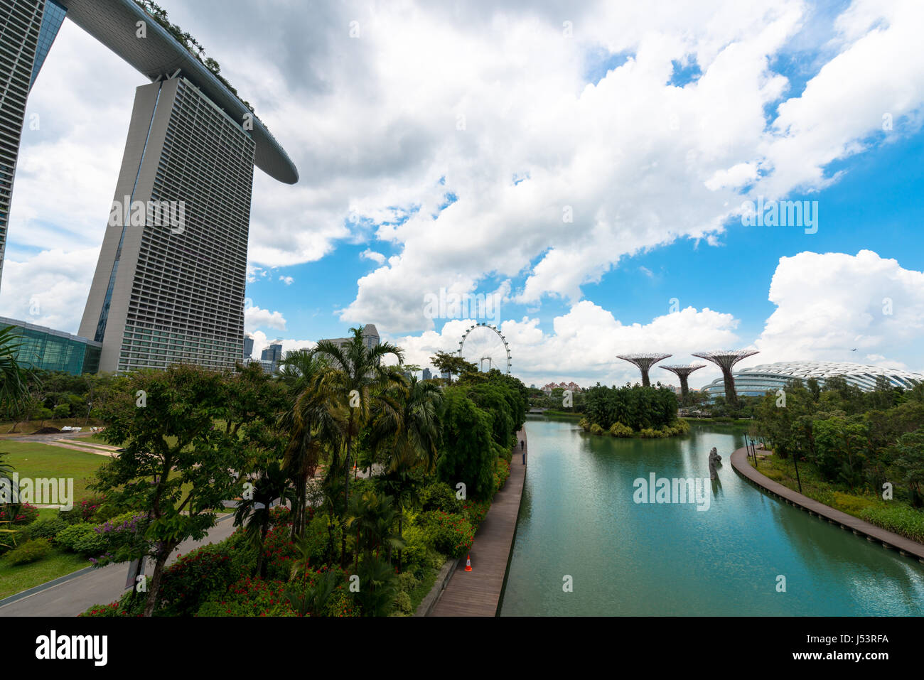 The incredible and modern Marina Bay Hotel Stock Photo - Alamy