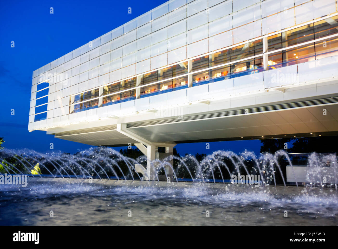Clinton presidential library fountain hi-res stock photography and ...