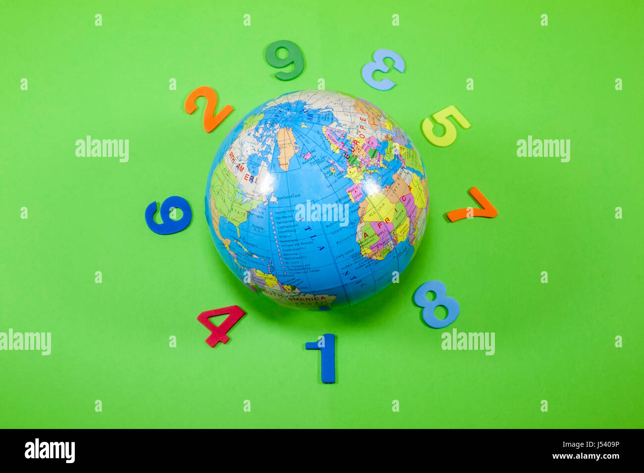 Numbers world map hi-res stock photography and images - Alamy
