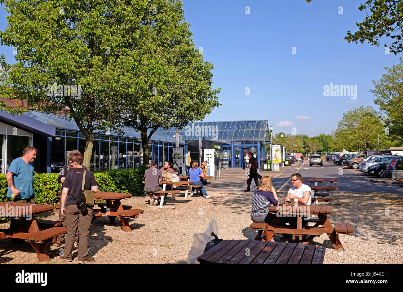 The Warwick Welcome Break motorway service station on the M40 motorway ...