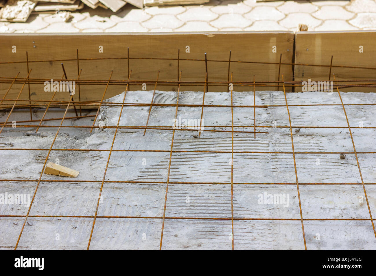 Steel wire mesh concrete floor hi-res stock photography and images - Alamy