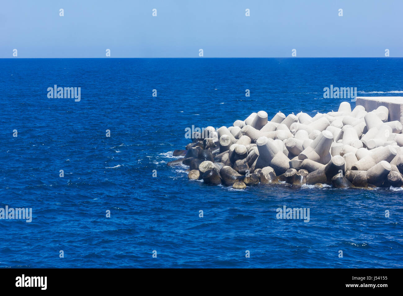 Breakwaters ocean city hi-res stock photography and images - Alamy