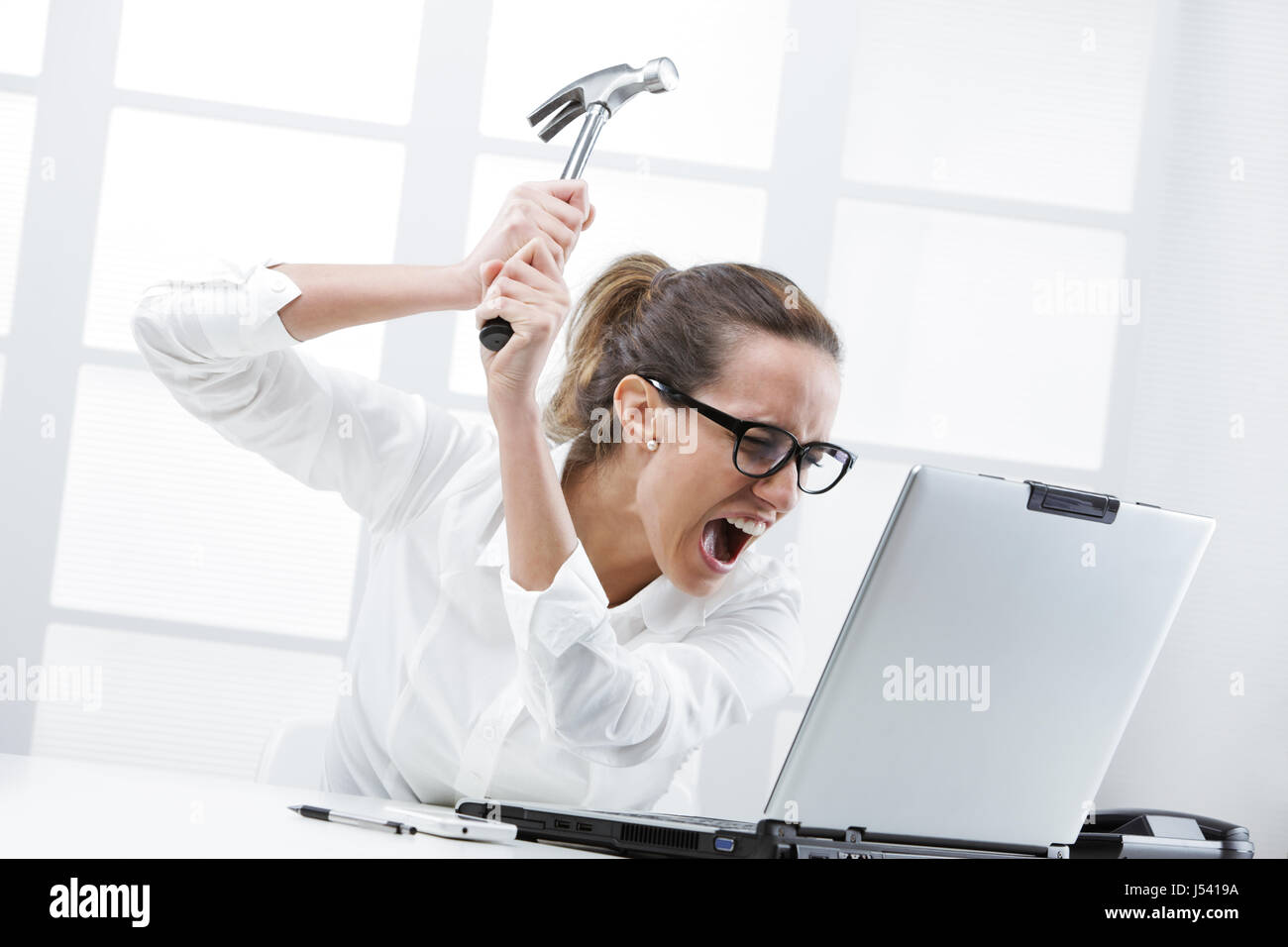 Woman freaked out hi-res stock photography and images - Alamy