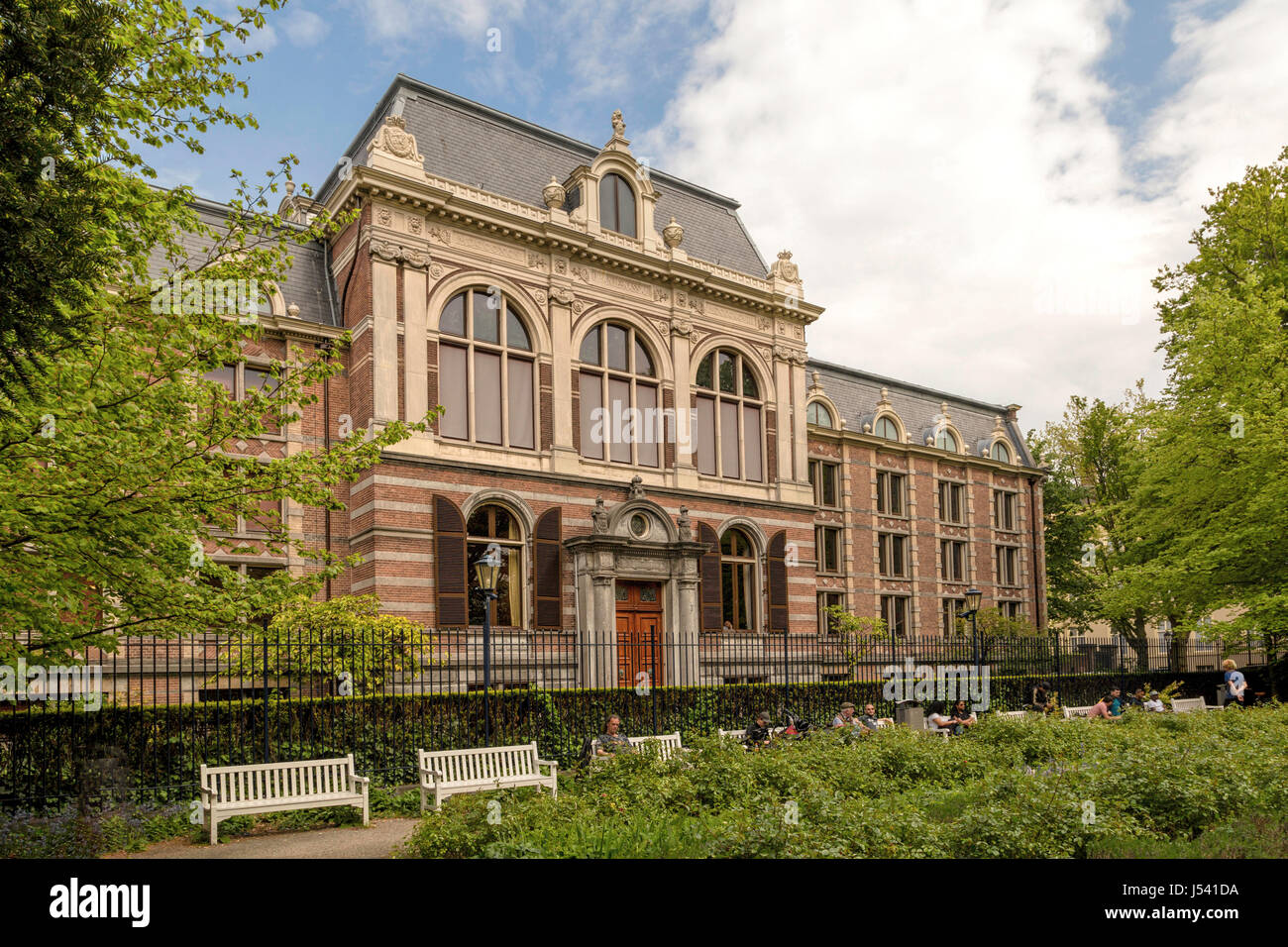 Rear view of the Royal Archives and Library of Noordeinde Palace, the ...